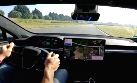 Free Photo : Tesla Model S Plaid finally achieves 322 km/h speed with ...