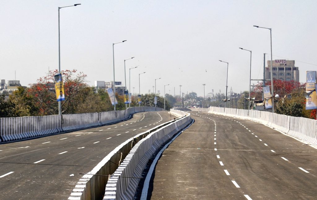 New Delhi : Delhi CM Arvind Kejriwal inaugurates the Ashram-DND Flyover