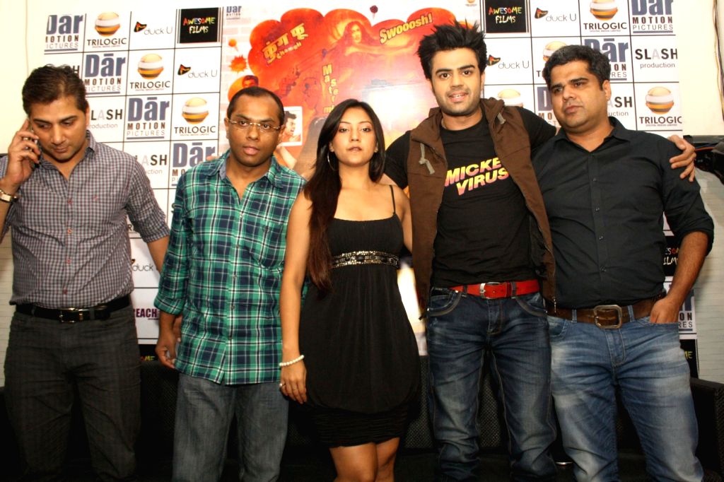 Cast of film "Mickey Virus" at a press conference