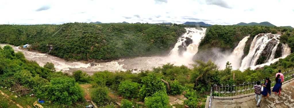 Overflowing Gaganachukki Falls following heavy discharge from KRS and ...