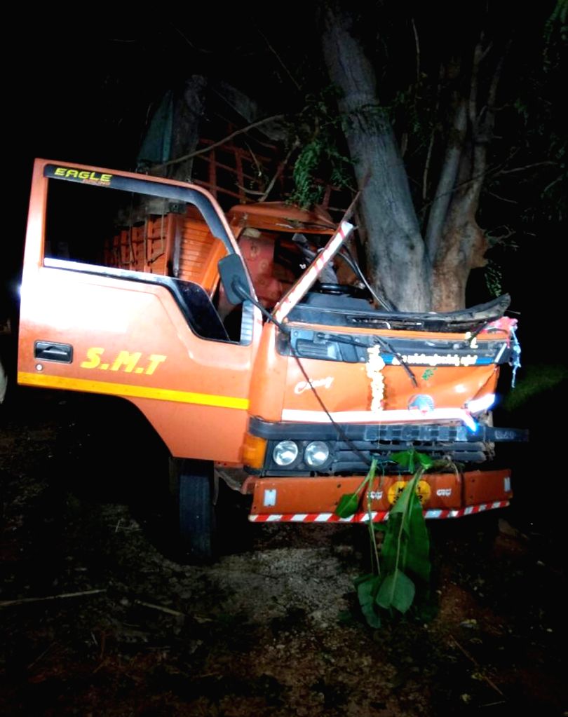 13 killed in Karnataka road accident