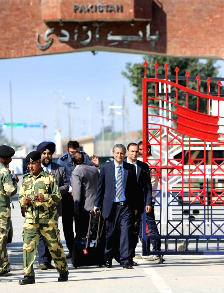 Pakistan security team arrives at Attari, heads for Dharamsala