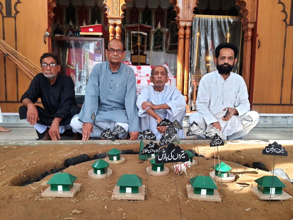 Free Photo: The scene of Karbala speaking in Amroha, UP.