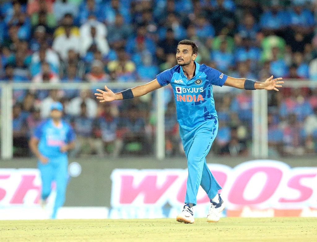 Harshal, Chahal didn't sulk or get upset: Karthik on why the duo didn't ...