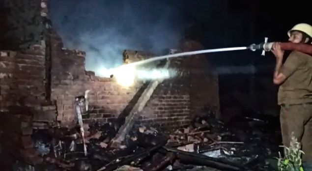 Free Photo : Three killed in explosion at fireworks factory in Bengal
