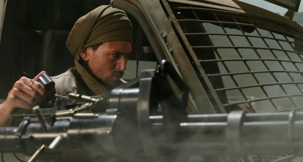 Free Photo: Tiger wields the worldâ s most powerful machine gun in War!