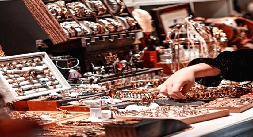 Tips to take care of silver jewellery during monsoon