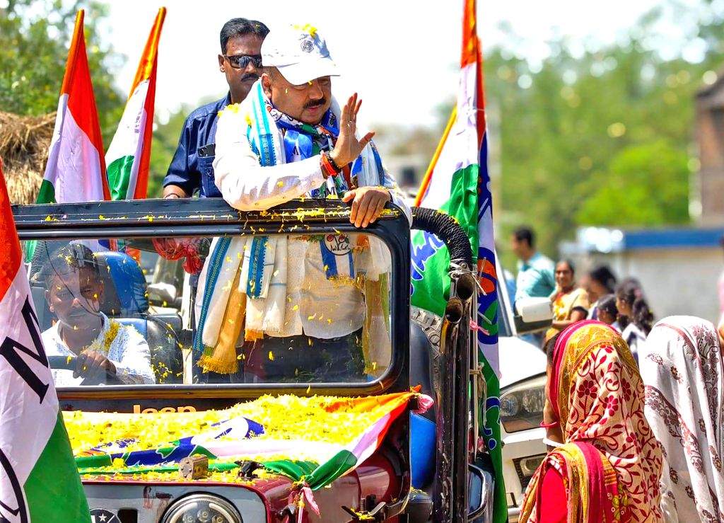 TMC Candidate Abhijit Sinha Campaigns in Labpur Constituency