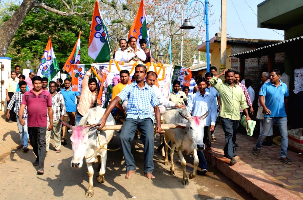 2019 Lok Sabha elections - TMC's Asit Mal election campaign in WB