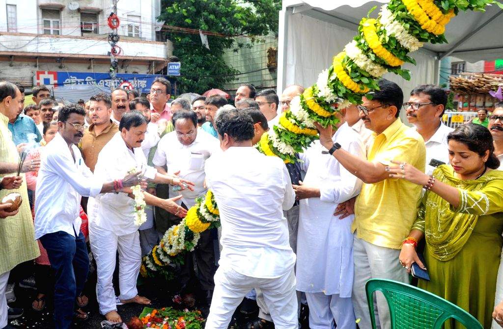 TMC leaders and activists perform Khuti Puja for the 21st July Martyrs ...