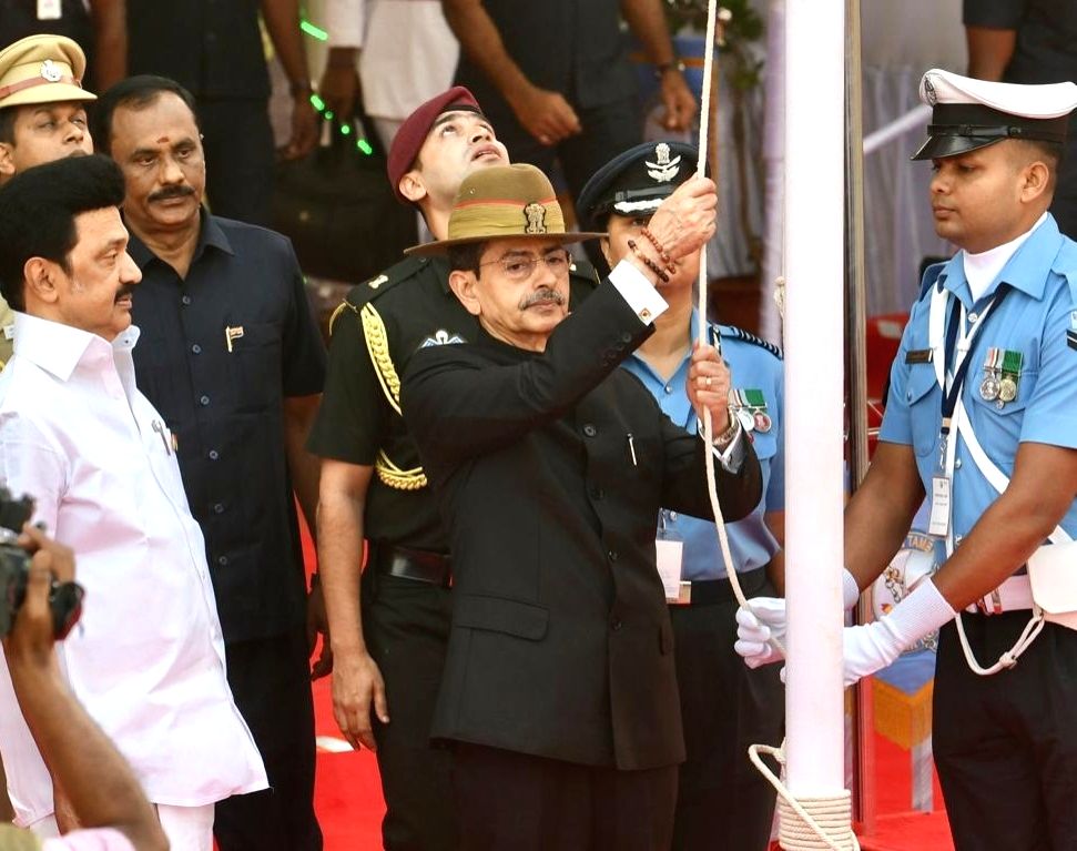 TN Governor R.N. Ravi unfurls national flag at Republic Day ...