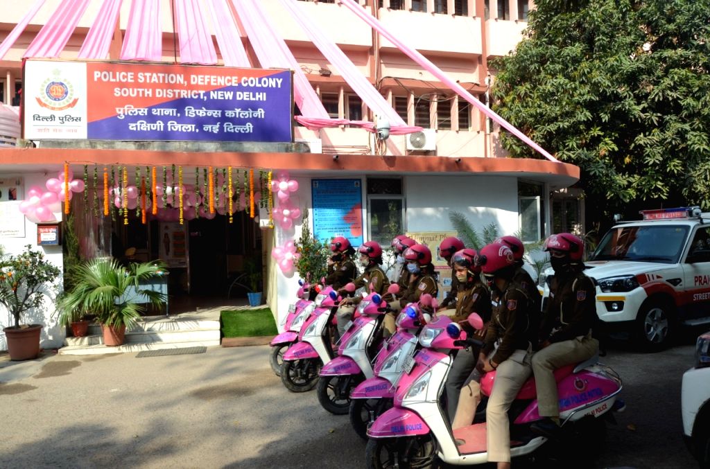 To celebrate women's day, Delhi police turn 'pink'