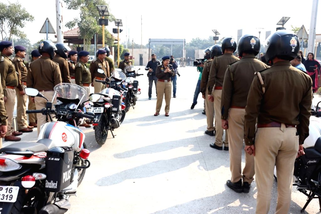 Free Photo : To increase the response time of Noida Police