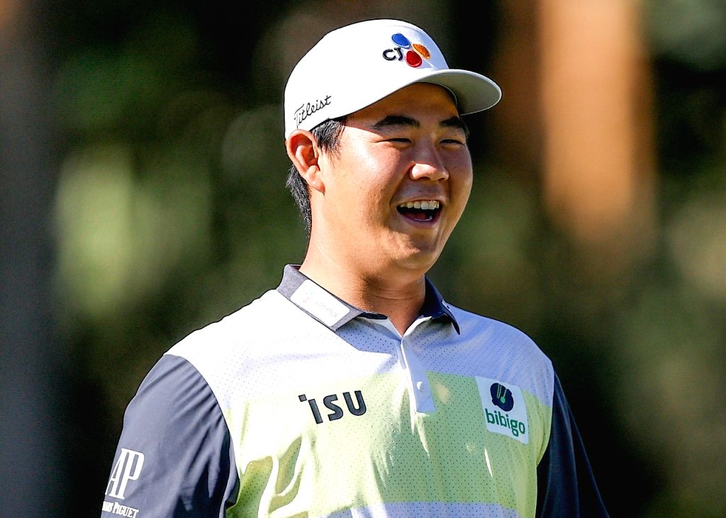 Tom Kim in running for Shriners win on PGA Tour, tied with Cantlay for lead