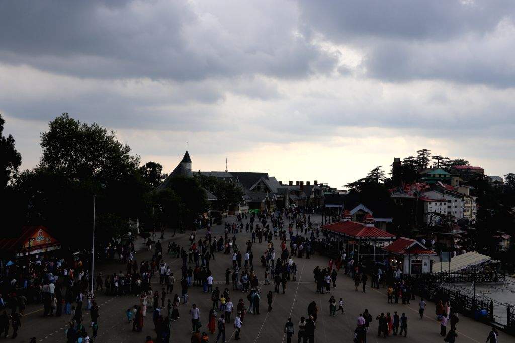 Tourists Enjoy Pleasant Weather