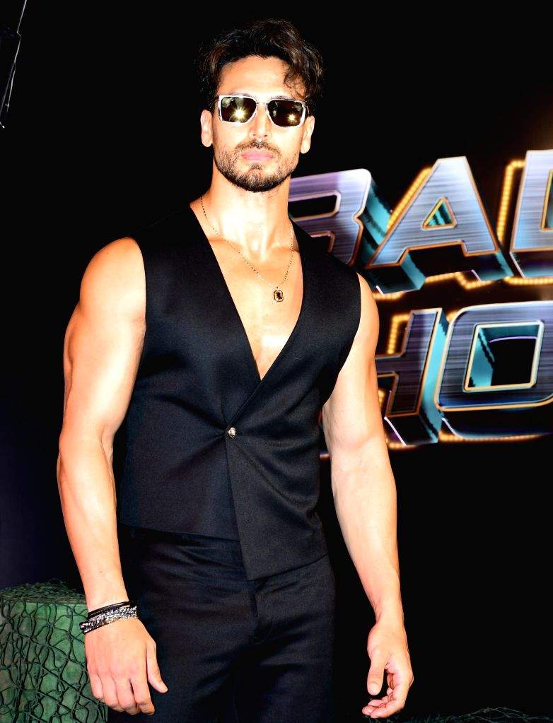 Trailer launch of upcoming film 'Bade Miyan Chote Miyan' -3