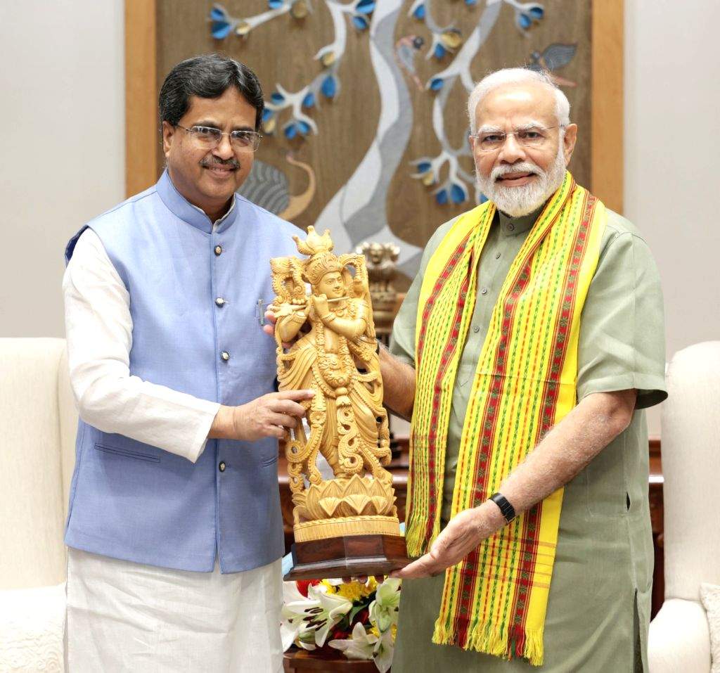 Tripura CM meets PM, discusses rail, road, air connectivity with B'desh