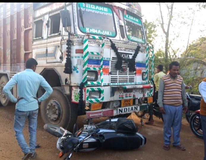 Free Photo: Truck bike collision killed two brothers.