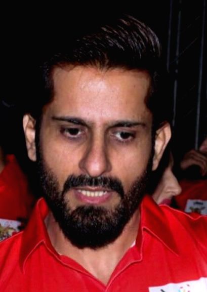 Free Photo: TV actor Amit Sarin and family test Covid positive