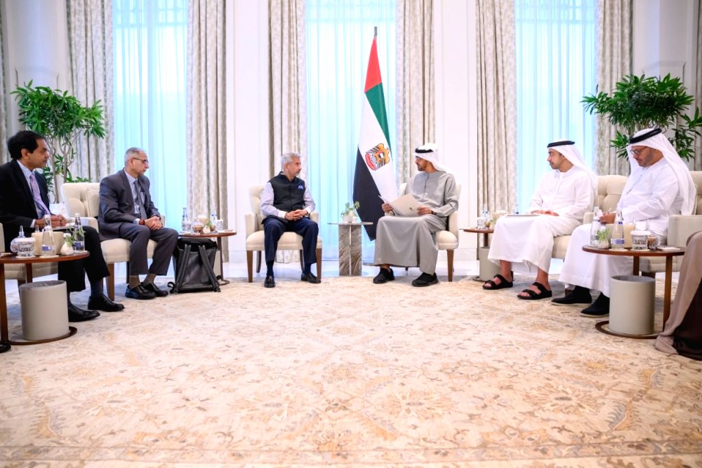 Free Photo :UAE President receives Indian PM's letter on strengthening ...