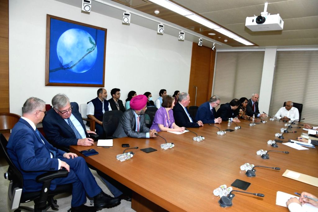 Free photo : UK parliamentary delegation meets Guj CM for trade ...