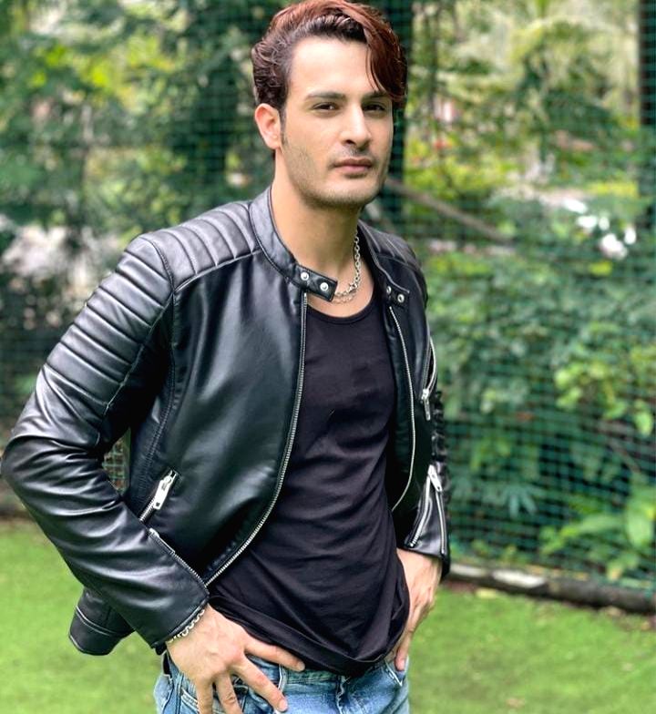 'Bigg Boss 15': Umar Riaz accused of not giving credit to his clothes ...