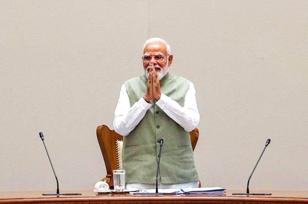 Union Cabinet Applauds PM Modi