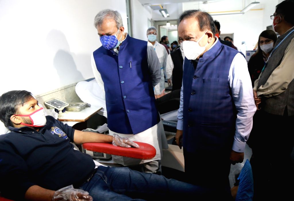 Union Health minister cum BJP MP Harsh Vardhan along with State party ...