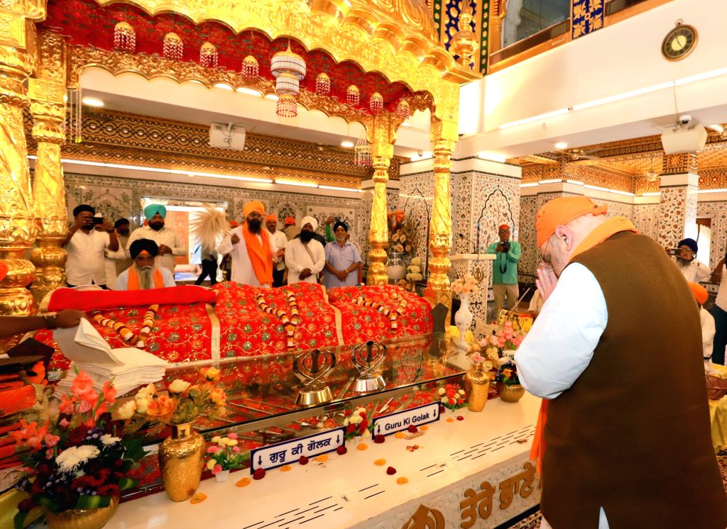 Union Home Minister Amit Shah offers prayers at Guru Nanak Jhira Sahib ...