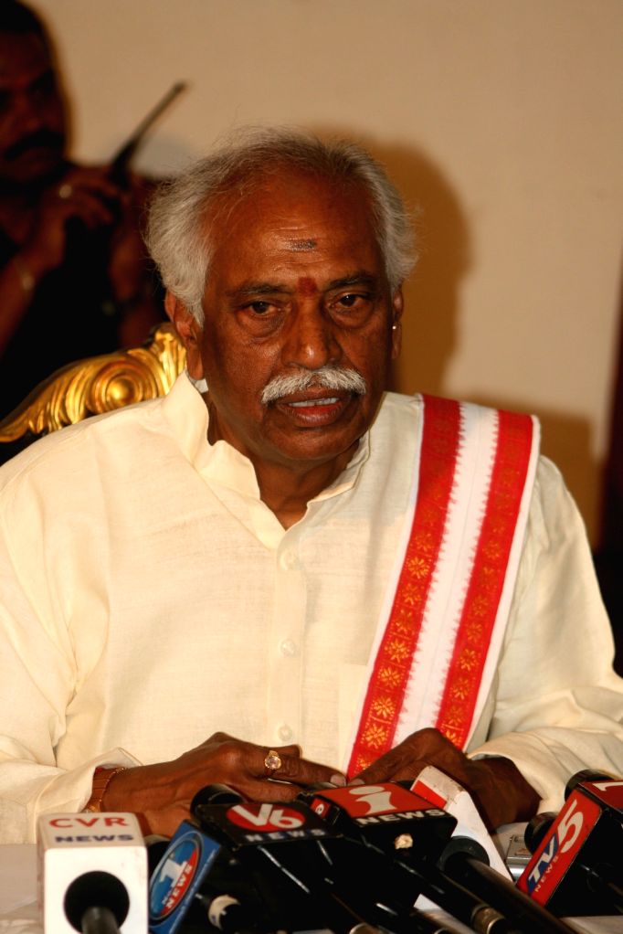 Bandaru Dattatreya's press conference