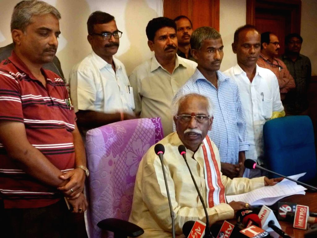 Bandaru Dattatreya's press conference
