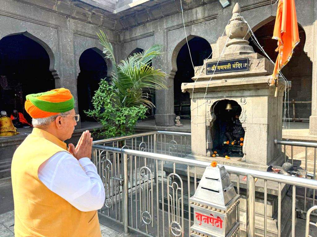 Union Minister Arjun Ram Meghwal offers prayers at the Kalaram Temple