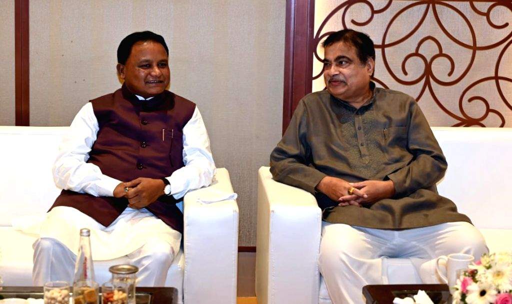 Union Minister Nitin Gadkari with Chief Minister of Odisha Mohan Charan ...