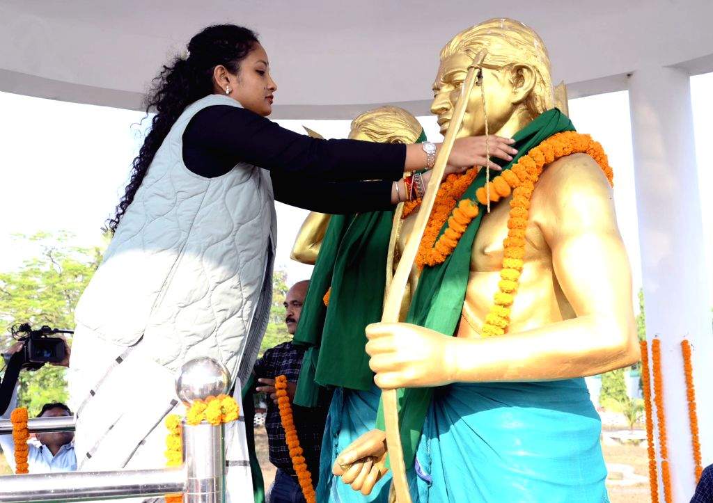 Unveiling the statues of Santhal rebellion leaders Sidhu and Kanhu Murmu