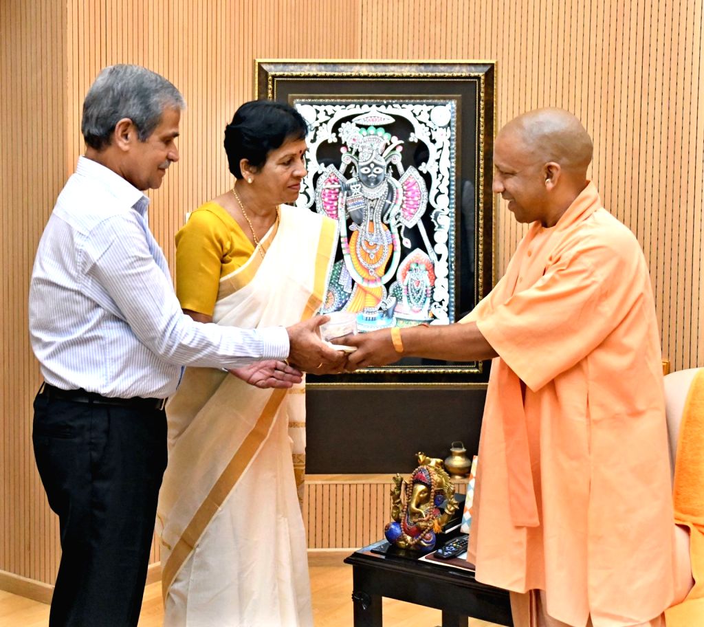 UP CM Yogi compliments Adivi Sesh, Major Unnikrishnan's parents on ...
