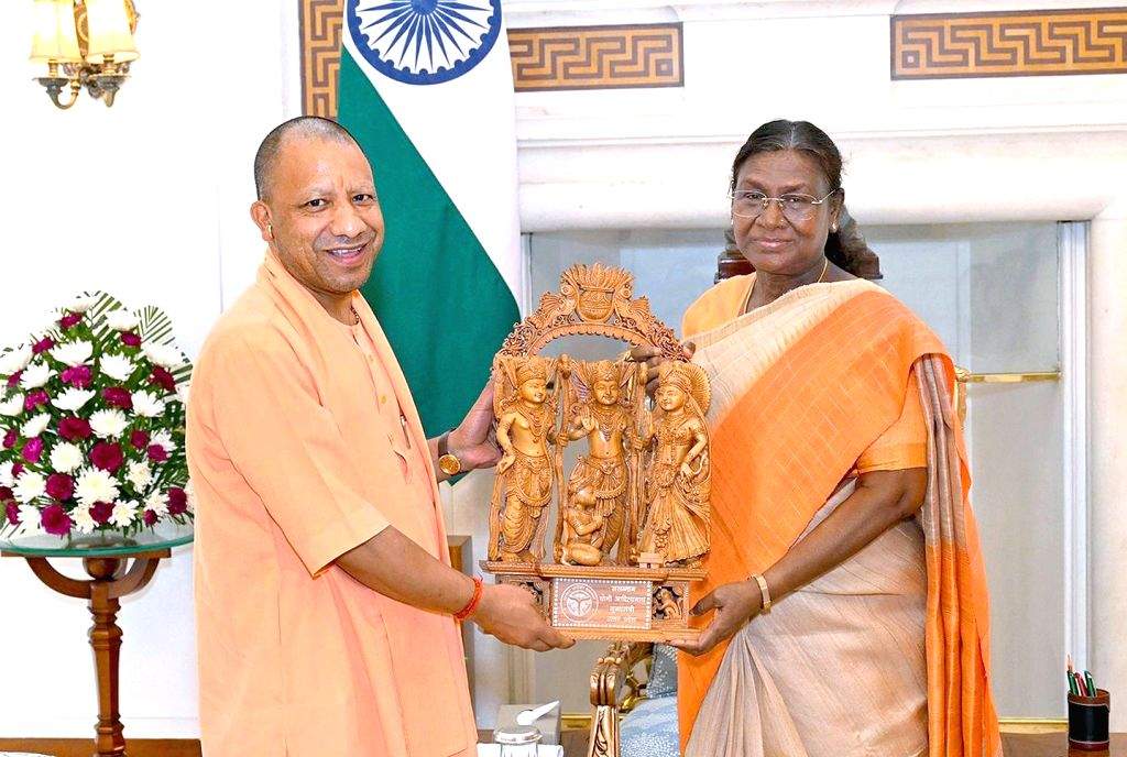 UP CM Yogi Adityanath Meets President Droupadi Murmu