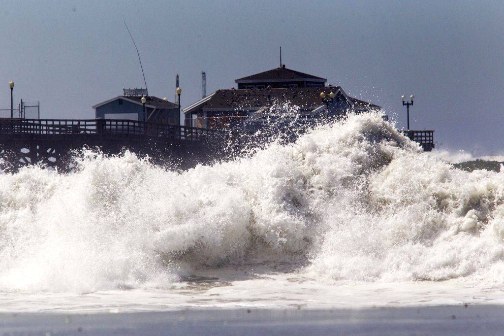 US: Hurricane Lee forecast to remain 'powerful' into next week