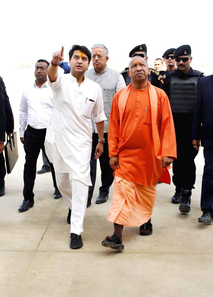 Uttar Pradesh Chief Minister Yogi Adityanath and Union Minister ...