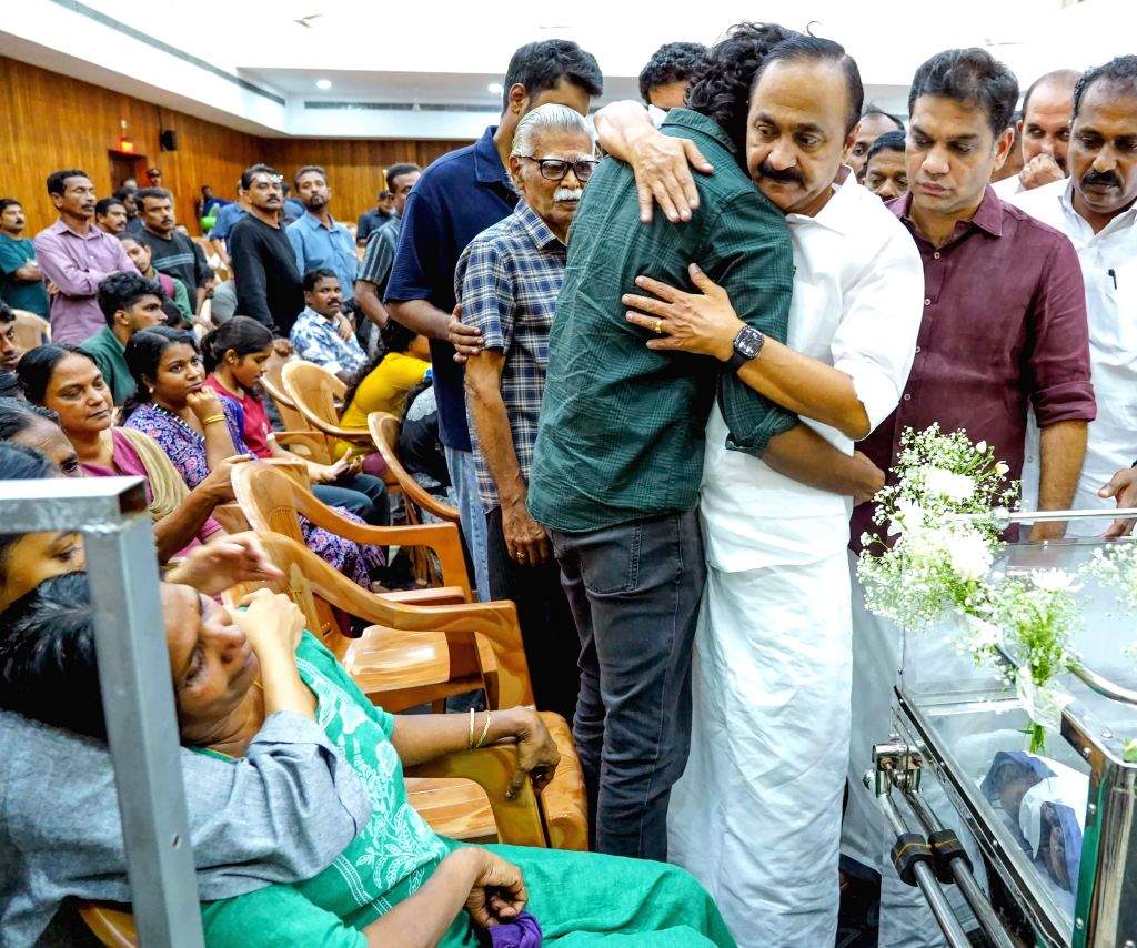 V.D. Satheesan Pays Last Respects to Salim Kumar