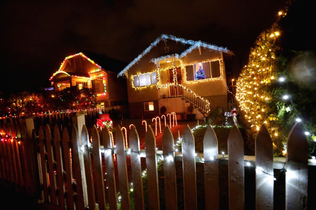 Vancouver (Canada): Tradition house decoration with eye-catching ...