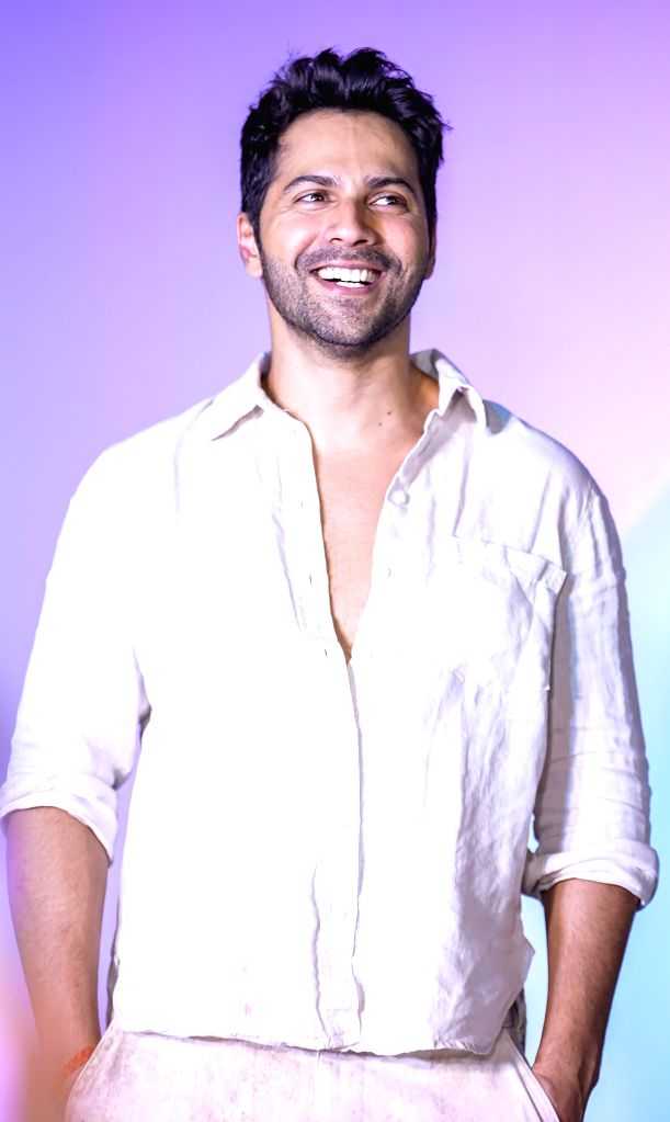 Varun Dhawan, Pooja Hegde Promote Film