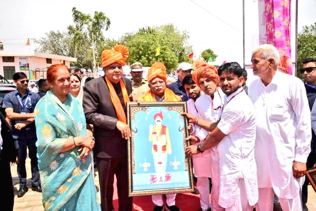 Vice President Jagdeep Dhankhar and Sudesh Dhankhar being welcomed by ...