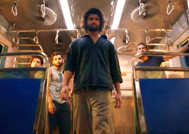 Free Photo:Vijay Deverakonda flaunts sculpted abs, MMA moves in 'Liger ...