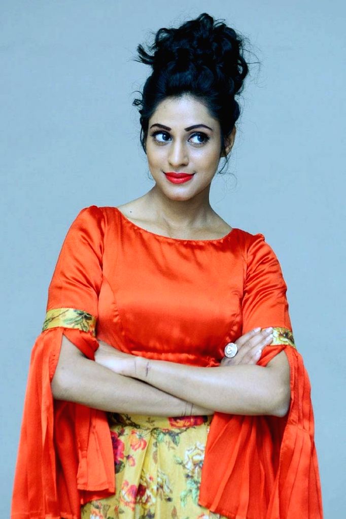 Vaadu Veedu O ...Kalpana movie audio launch