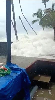 Free Photo: Visuals of cyclone effect in Karnataka