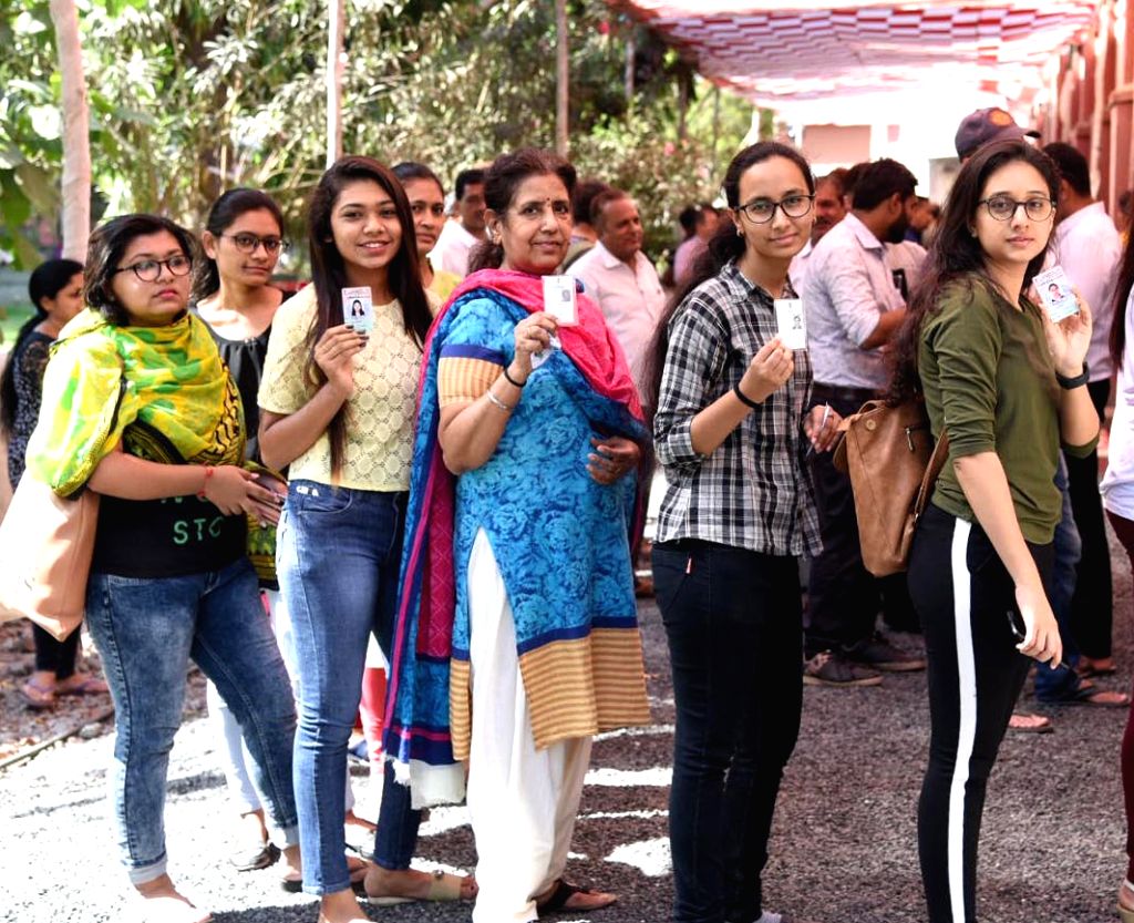 Surat (Gujarat): 2019 Lok Sabha elections - Phase III - Voting underway