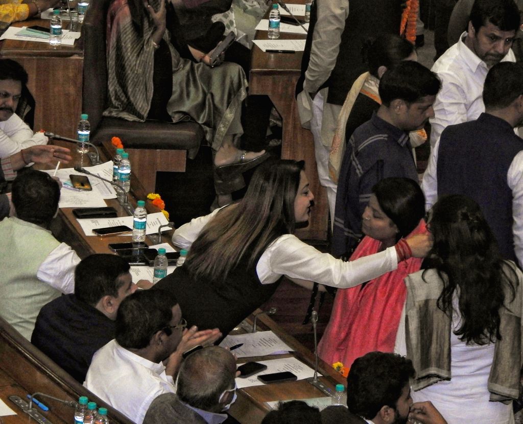Free photo :Voting for MCD Mayor in the House, at Civic Centre in New Delhi