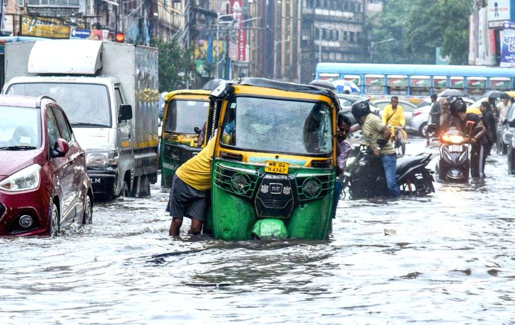 Waterlogged Streets in Kolkata Amid Heavy Rain