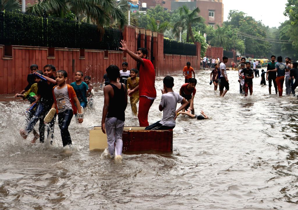 Waterlogging in Delhi due to heavy rains