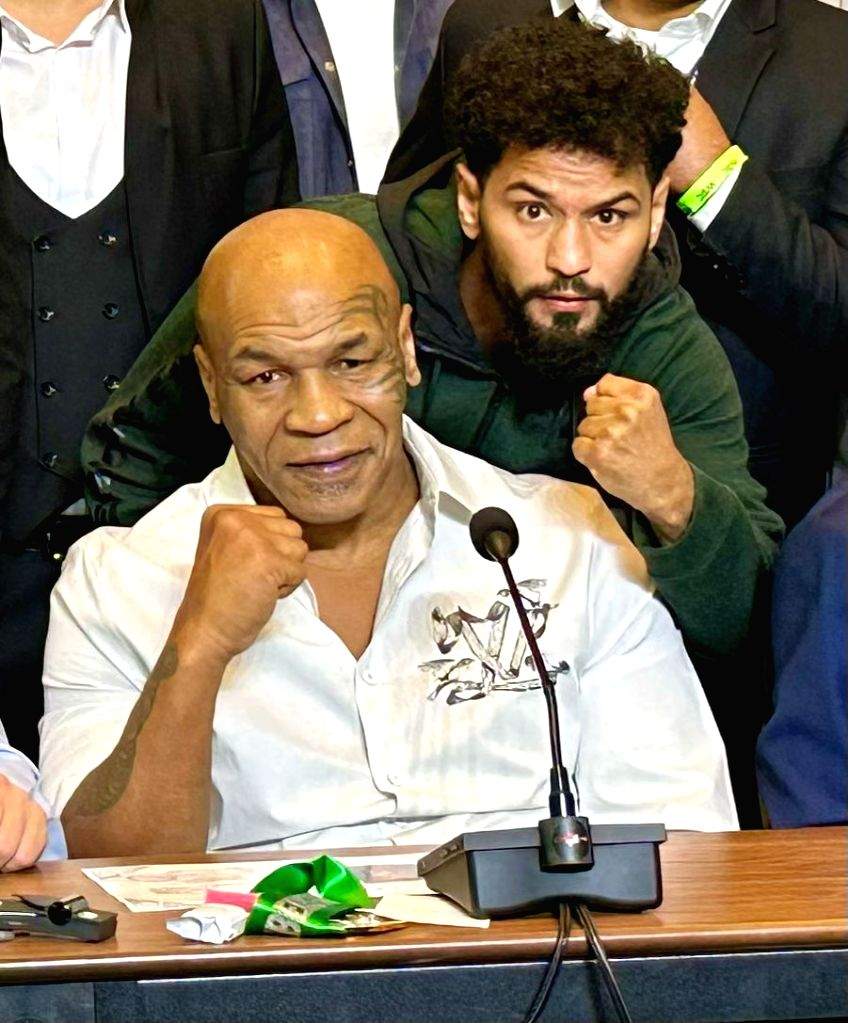 WBC Asia Champion Neeraj Goyat rubs shoulders with boxing legends at ...
